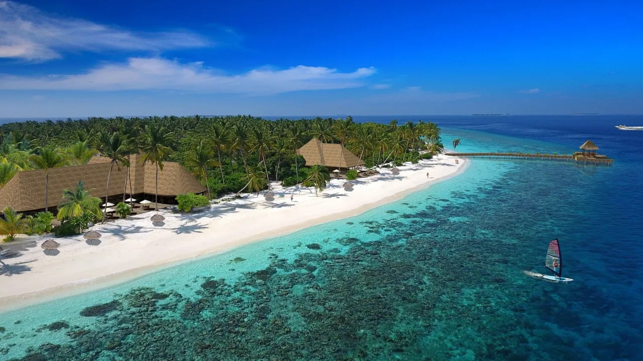Reethi Faru Resort - Maldives Islands Hotels in Maldives | Mercury Holidays