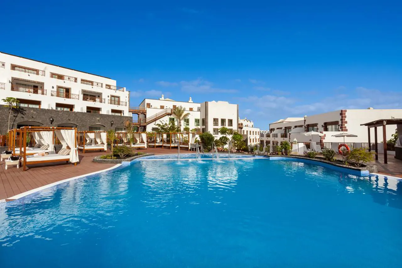 Gran Castillo Tagoro - Playa Blanca Hotels in Lanzarote | Mercury Holidays