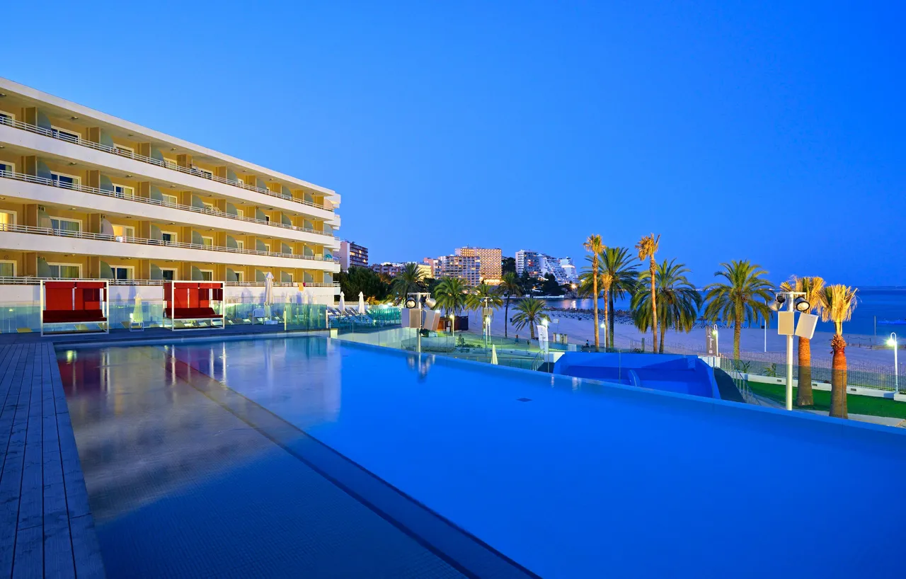 Sol Wave House - Magaluf Hotels in Majorca | Mercury Holidays