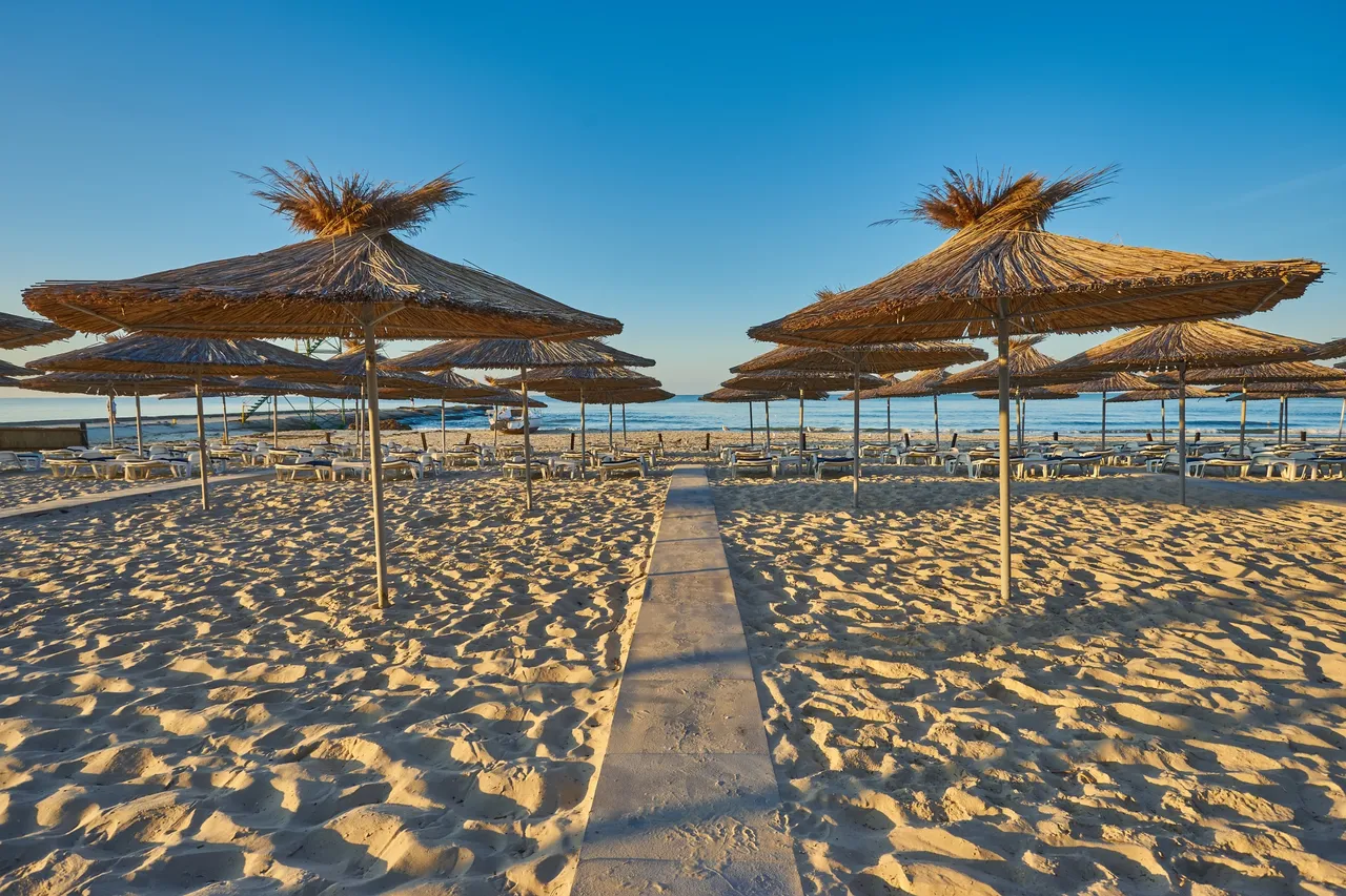 Egypt: The Majestic Nile MS Royal Viking with Hurghada Beach Stay ...